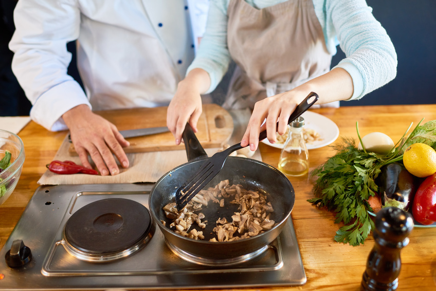 These Nutritionist-Approved Short-Cuts Save Time In The Kitchen